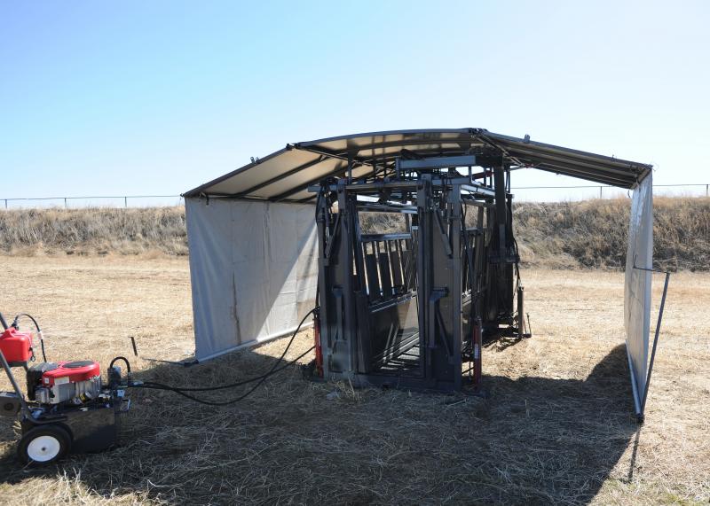 Parasal Mfg Inc - Portable Hyd Chute with Building